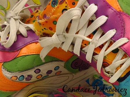HOME DZINE Craft Ideas | Dress up an old pair of takkies