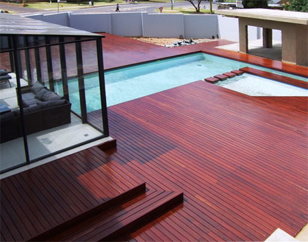 HOME DZINE Garden | Decking: Finish or leave unfinished?