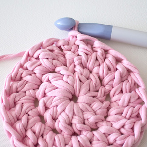 HOME DZINE Craft Ideas | How to crochet a Mandala floor rug