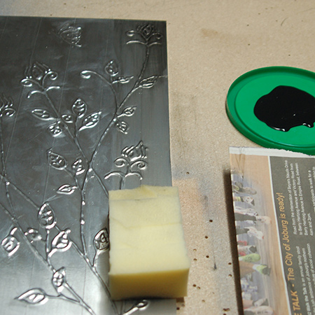 HOME DZINE Craft Ideas | Faux pewter wall art