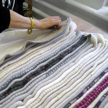 HOME DZINE Craft Ideas | Designer rug made from old clothes