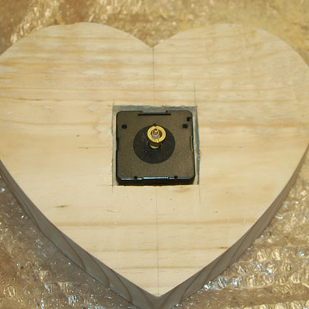 HOME DZINE Craft Ideas | Valentine Heart Clock with Spraymate Rose Gold