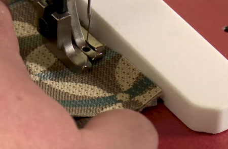 HOME DZINE Craft Ideas | How to make a simple Box Cushion