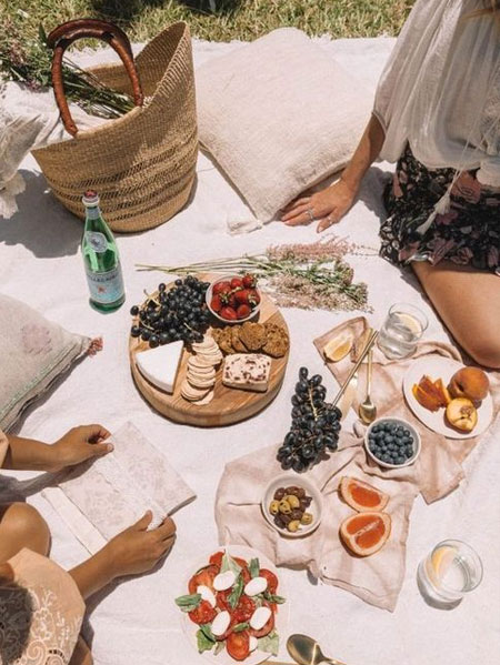 HOME DZINE Garden Ideas | Enjoy Spring with a Picnic in the Garden