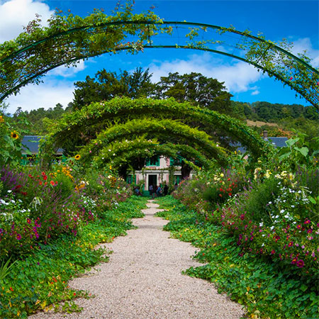 Commemorating Your Loved Ones With a Memorable Garden Setting