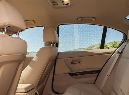 INSTALL CAR SNEEZE GUARD MADE OF PLEXIGLAS FOR A SAFE RIDE