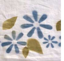 HOME DZINE Craft Ideas | Spray painting a tablecloth